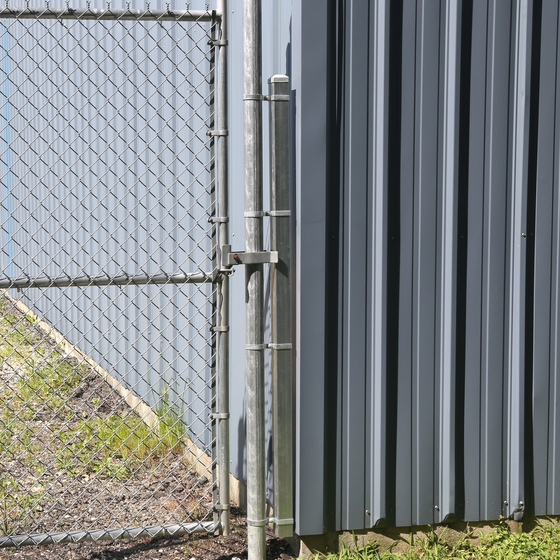 Chain Link Fence Post Gap Filler Kit - Fence Puppy Saver (Round Post to ...
