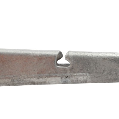 Chain Link 1 5/8" x 1 5/8" Vertical Straight 3-Strand Barb Wire Arm ...